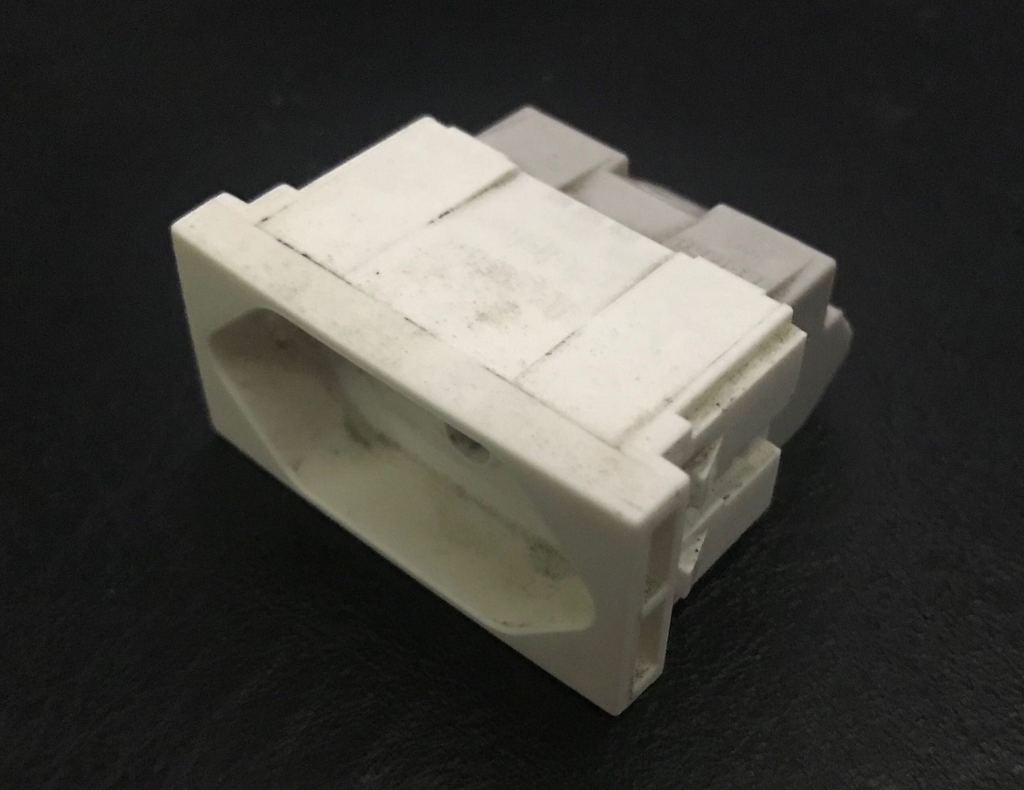 Power Socket Support (Customizable) by rpanachi | Download free STL ...
