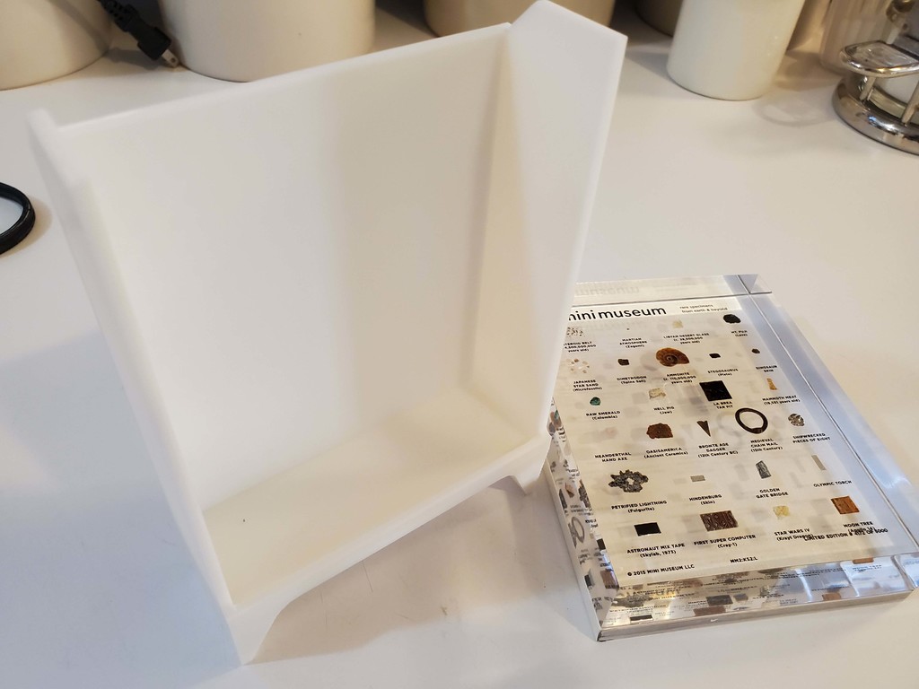 Mini Museum Stand by Sluggles | Download free STL model | Printables.com