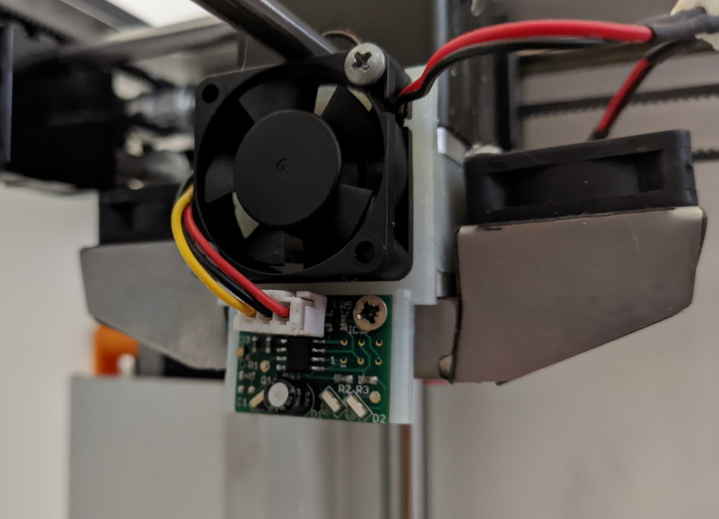 Ultimaker 2 Hotend Fan 30x30mm adapter with mini IR-Sensor leveling ...