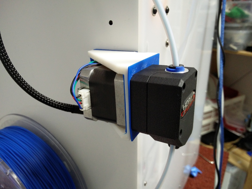 Ultimaker 2 Feeder Holder with anti-vibration flex parts by Xylen.C4 ...