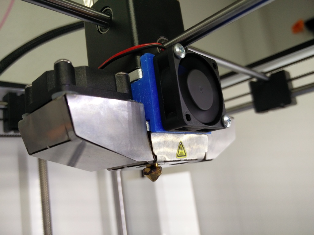 Ultimaker 2 Hotend Fan 30x30mm adapter by Xylen.C4 | Download free STL ...