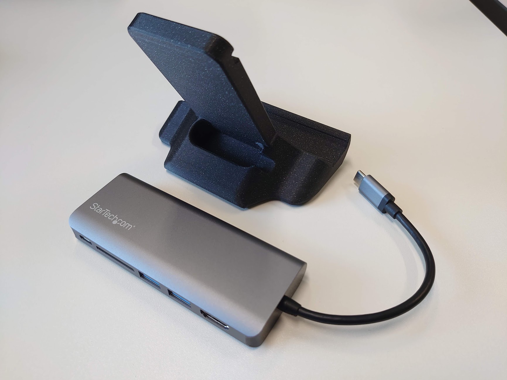 Steam Deck Stand with StarTech Multiport USB-C Hub by d0pefish ...