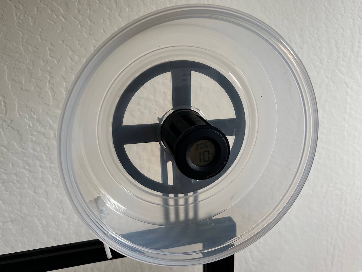 Filament spool holder using a Lock & Lock container (parametric) von ...