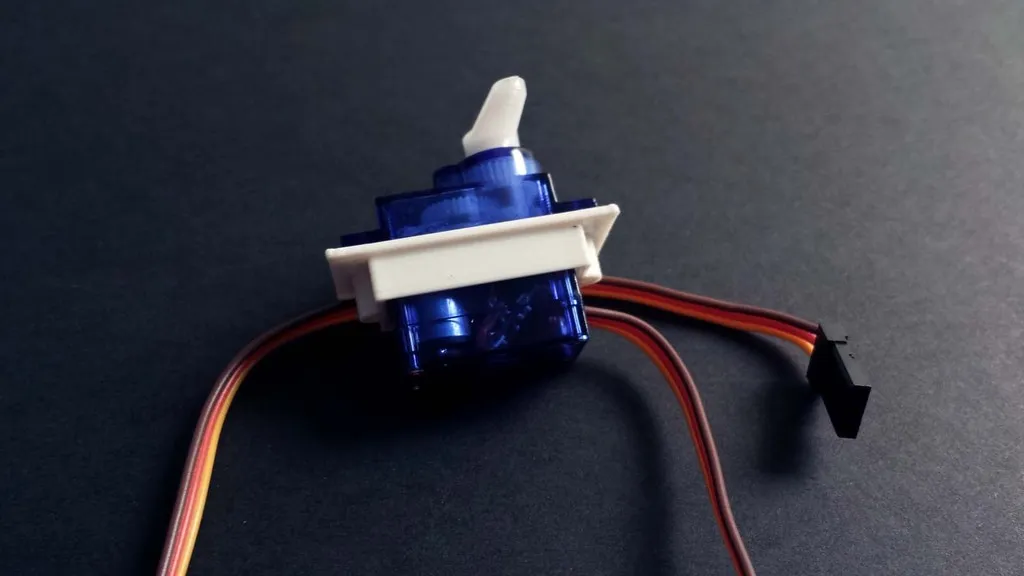 Servo Screw-Mounting Frame for Foamboard Airplanes by Clough42 ...