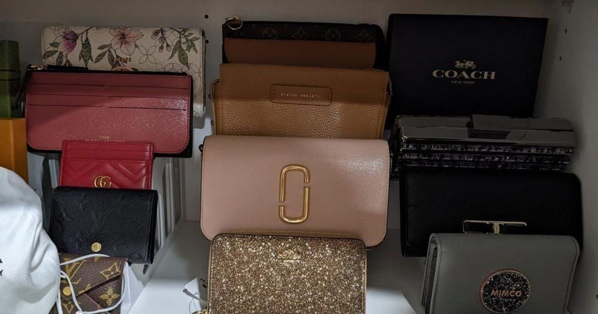 Handbag Clutch Purse Wallet Stand Wardrobe Organizer by Jay_L ...