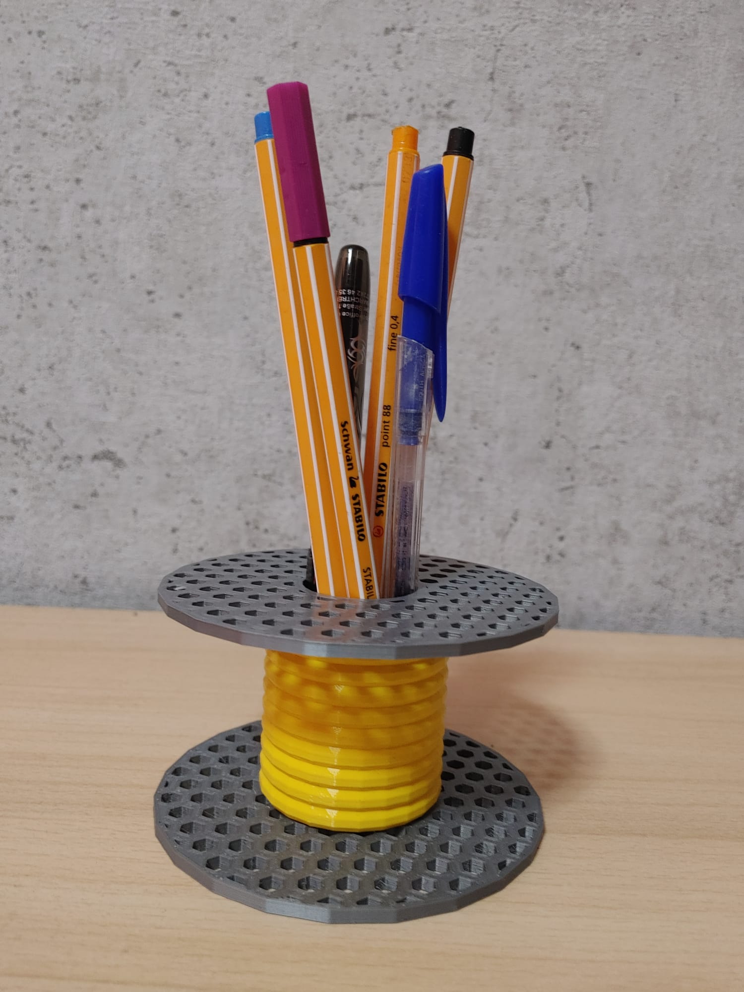 Filament Spool Pen Cup by Leon | Download free STL model | Printables.com