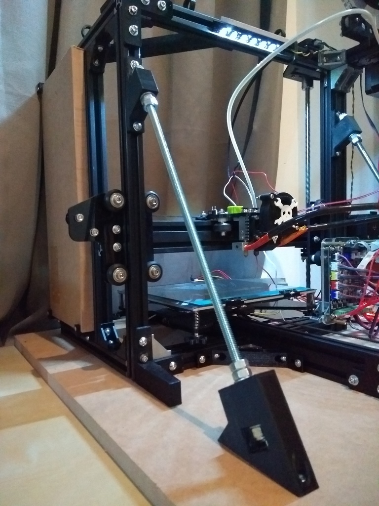5/16 threaded rod Z-brace for Tevo Tarantula by Joon Chor | Download ...
