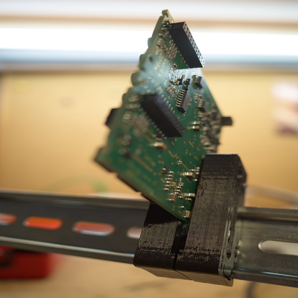 PCB DIN rail mount by unwohlpol | Download free STL model | Printables.com