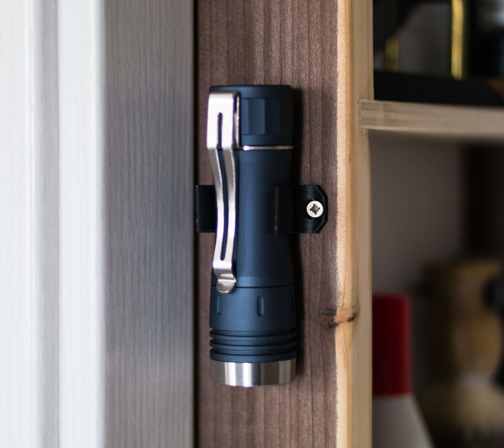 Flashlight holder / Clip by Meister Edel | Download free STL model ...