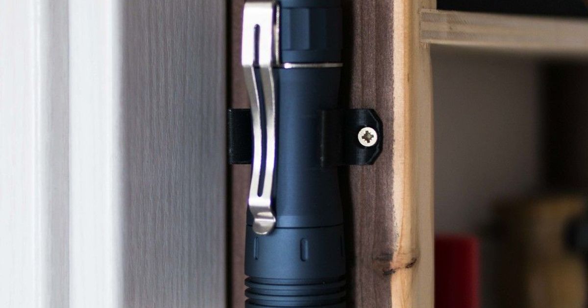 Flashlight holder / Clip by Meister Edel | Download free STL model ...