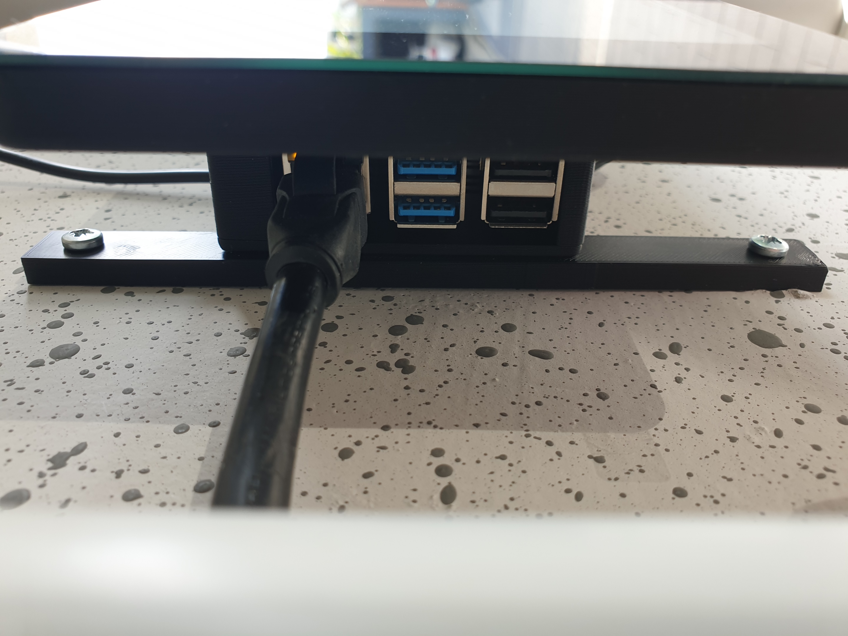 Wall mounting adapter for "Raspberry Pi 7 Inch Touchscreen display case ...