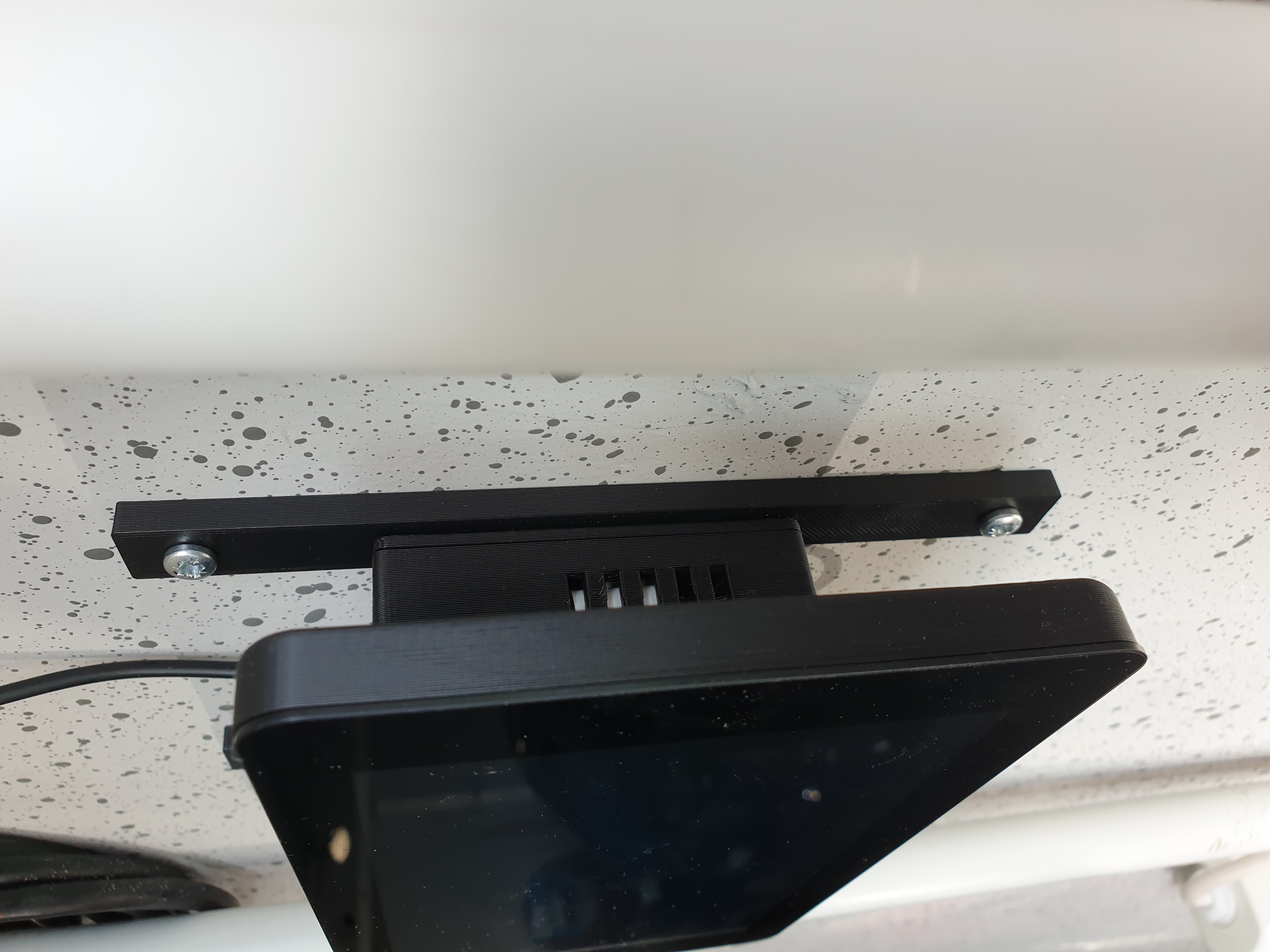 Wall mounting adapter for "Raspberry Pi 7 Inch Touchscreen display case ...