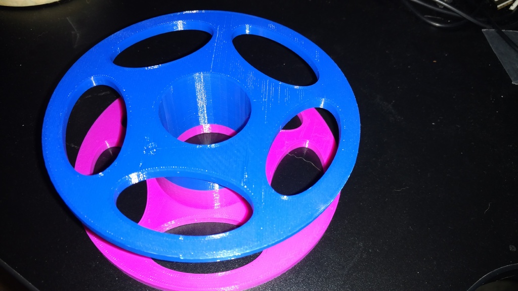 Small 2-piece Filament Spool by Dingoboy | Download free STL model ...