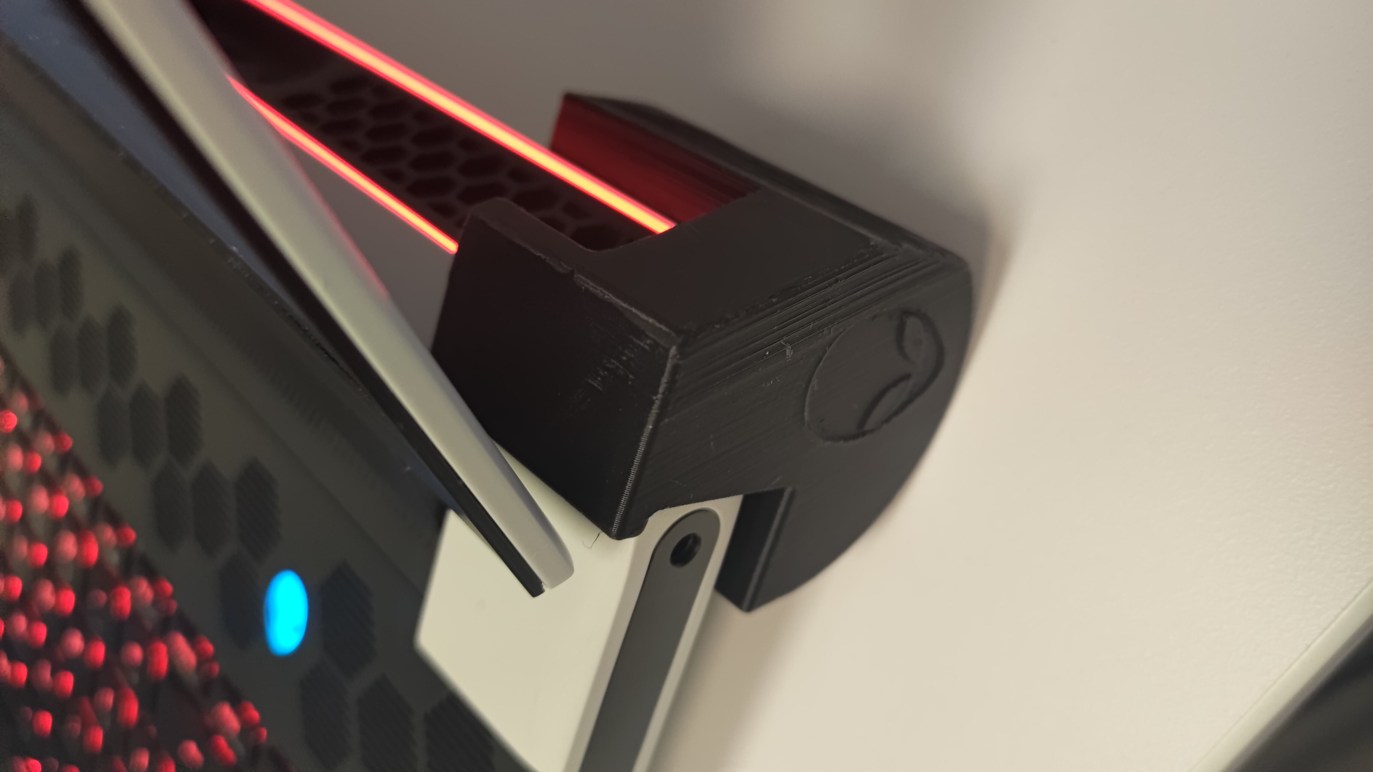 X17 R1/x17R2 Laptop Riser by Voodoobane | Download free STL model ...