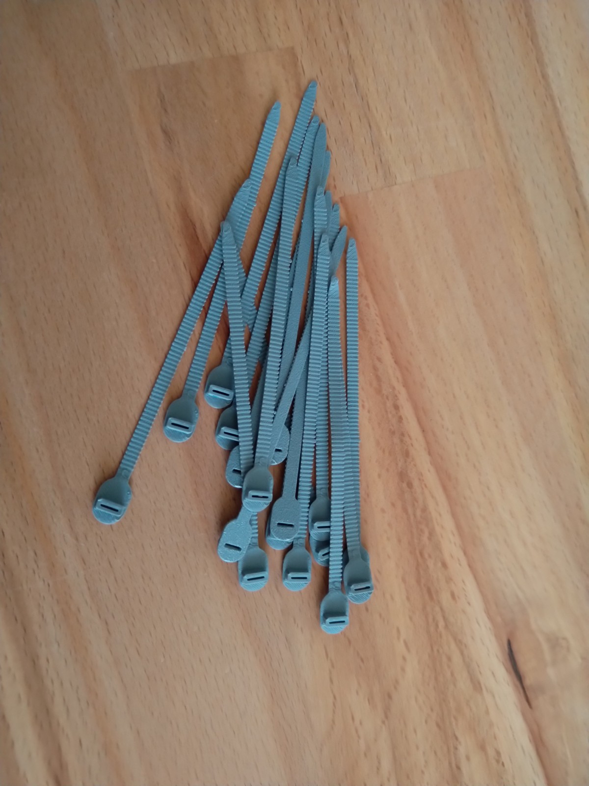Tyrap, tie-wrap, ziptie or cable ties by Ben D | Download free STL ...