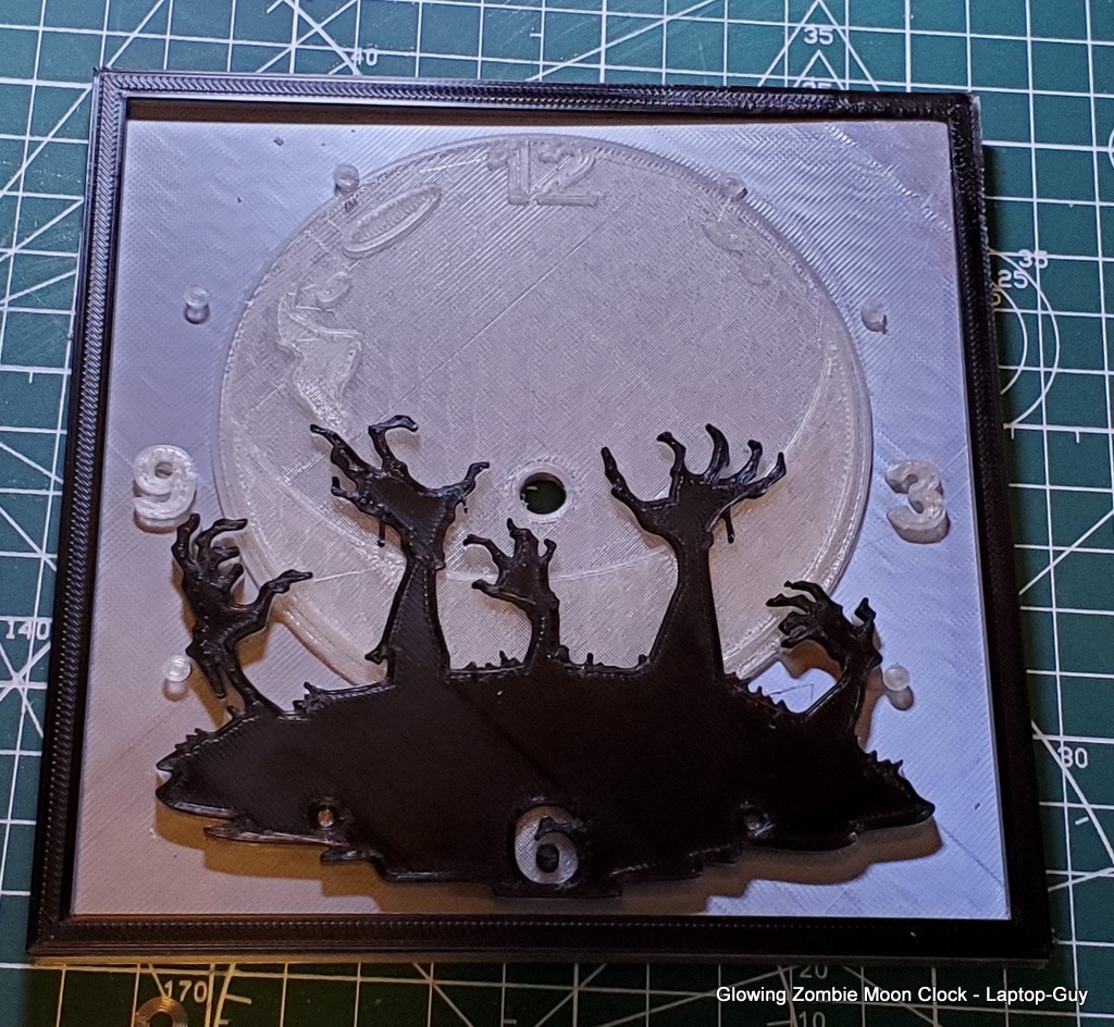 Glowing Zombie Moon Clock by Laptop-Guy | Download free STL model ...