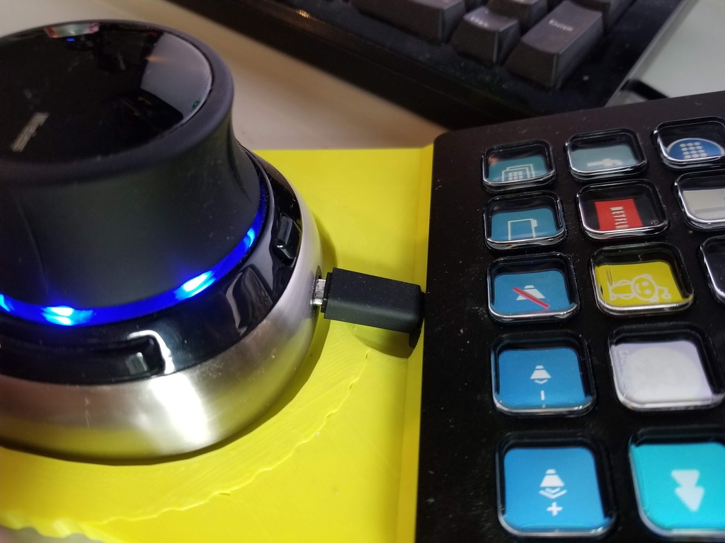 Elgato Streamdeck + 3DConnexion Spacemouse par Tree House | Téléchargez ...