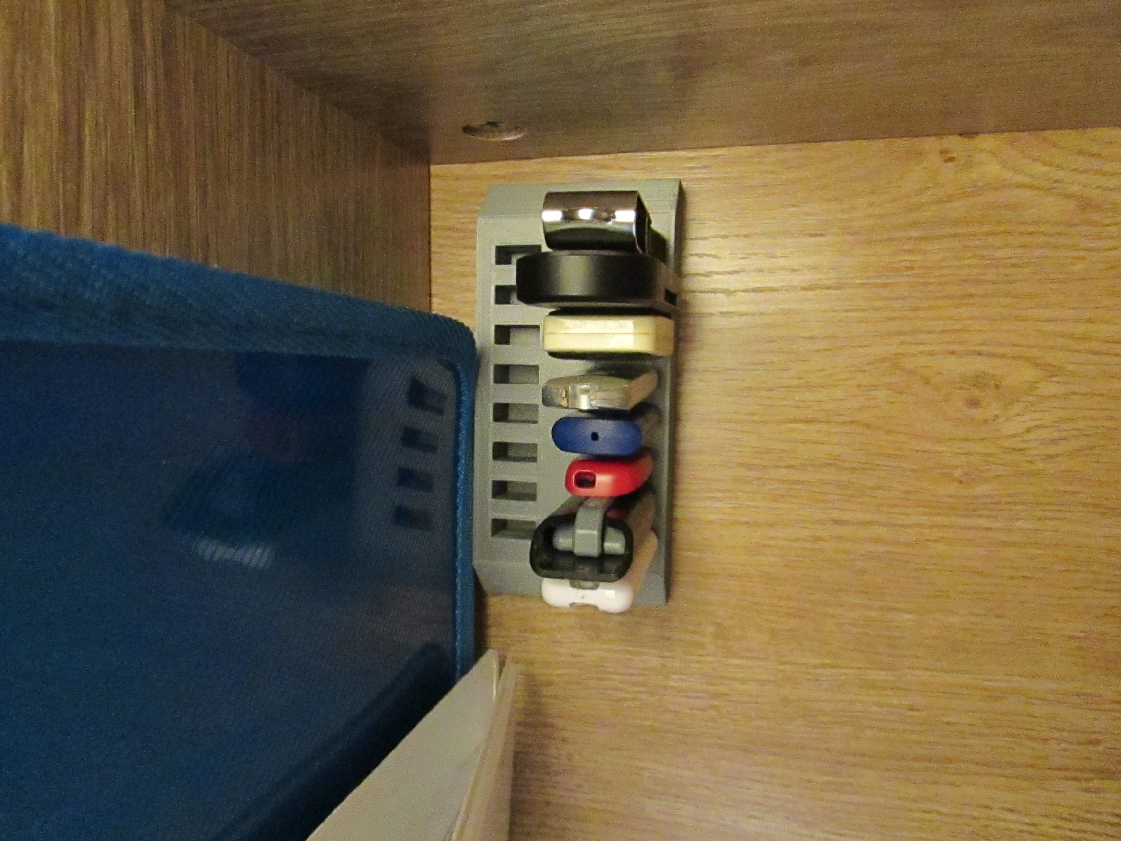 16 slot USB holder by Printyman | Download free STL model | Printables.com