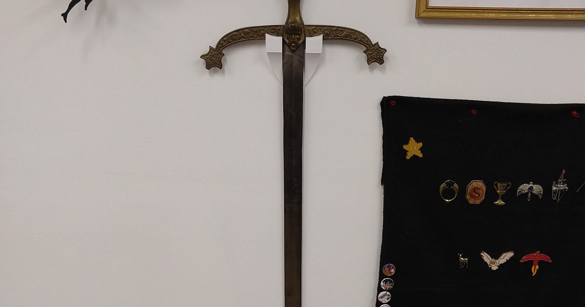 Practical Sword Wall Mount by Ryan | Download free STL model ...