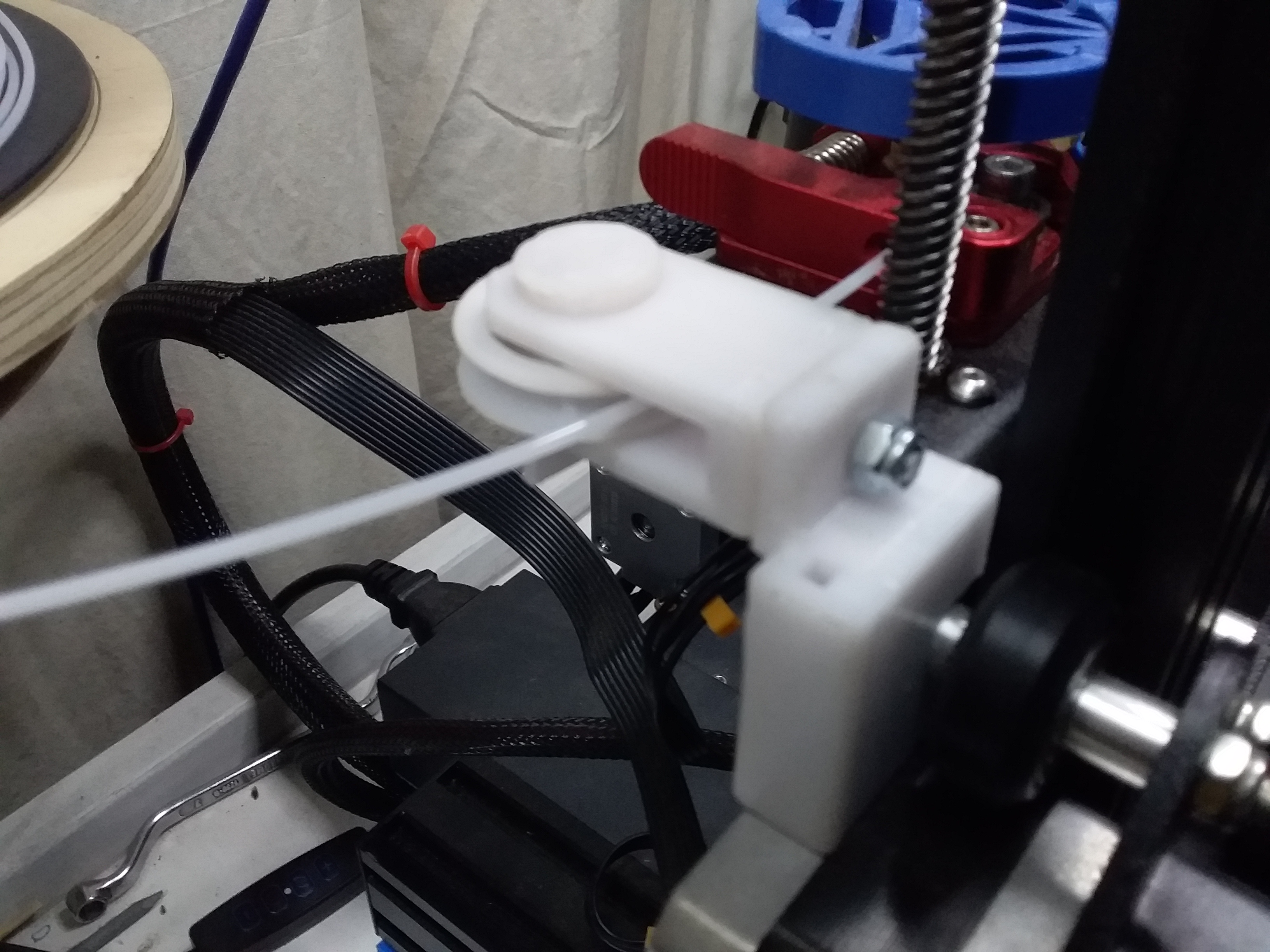 Filament Guide for Horizontal Spool by Mark | Download free STL model ...