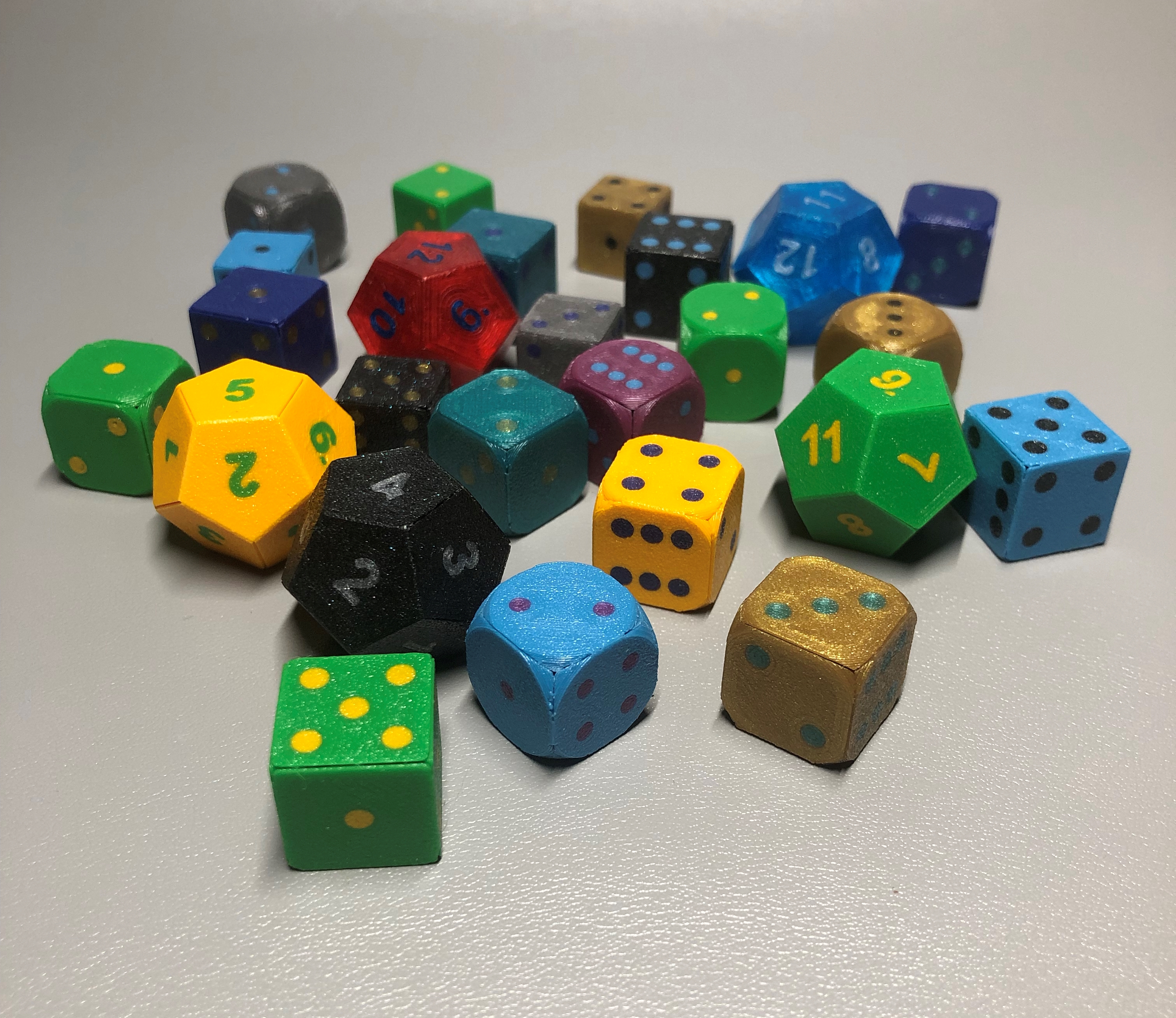 Dual Colour Dice sharp (foldable) by Dario Cairoli | Download free STL ...