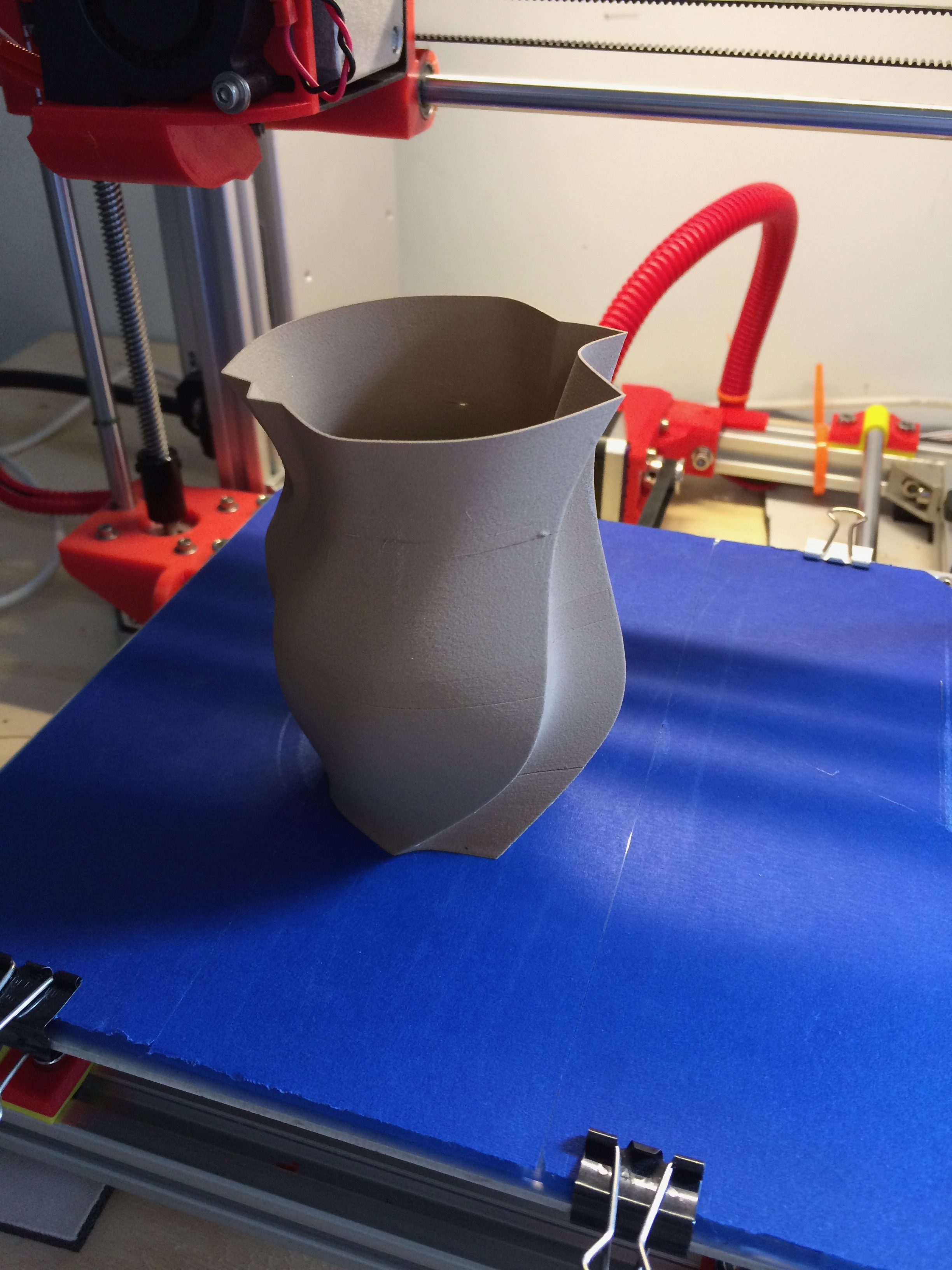 Simply Distorted Vase Series #5 by Thomllama | Download free STL model ...