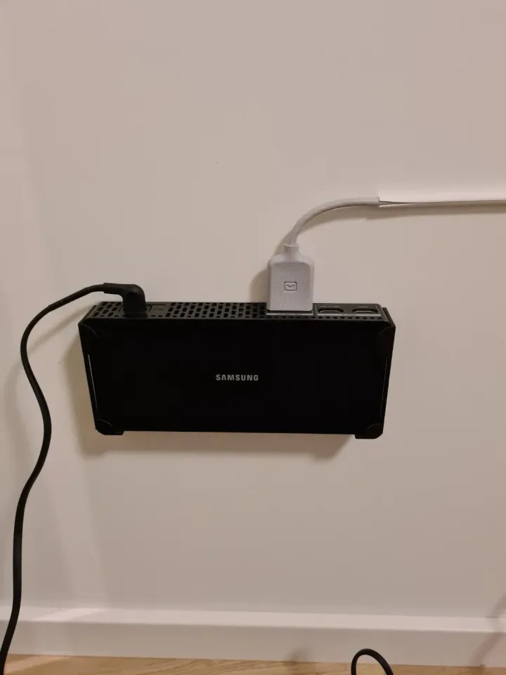 Wallmount for the One Connect box for the Samsung The Frame 32" by ...