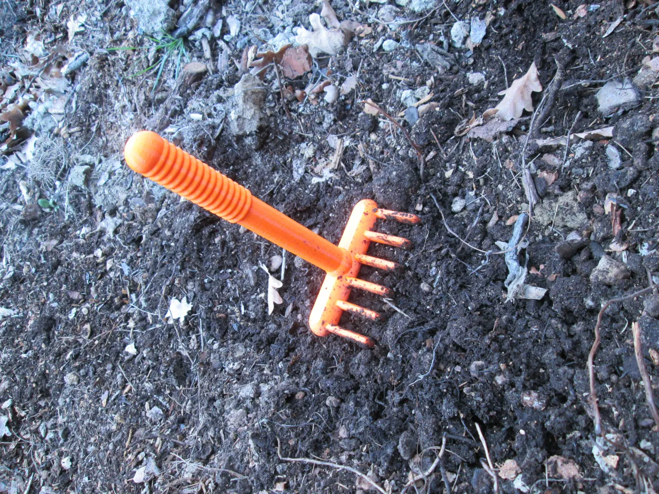 Garden hand rake by MrHanjak | Download free STL model | Printables.com