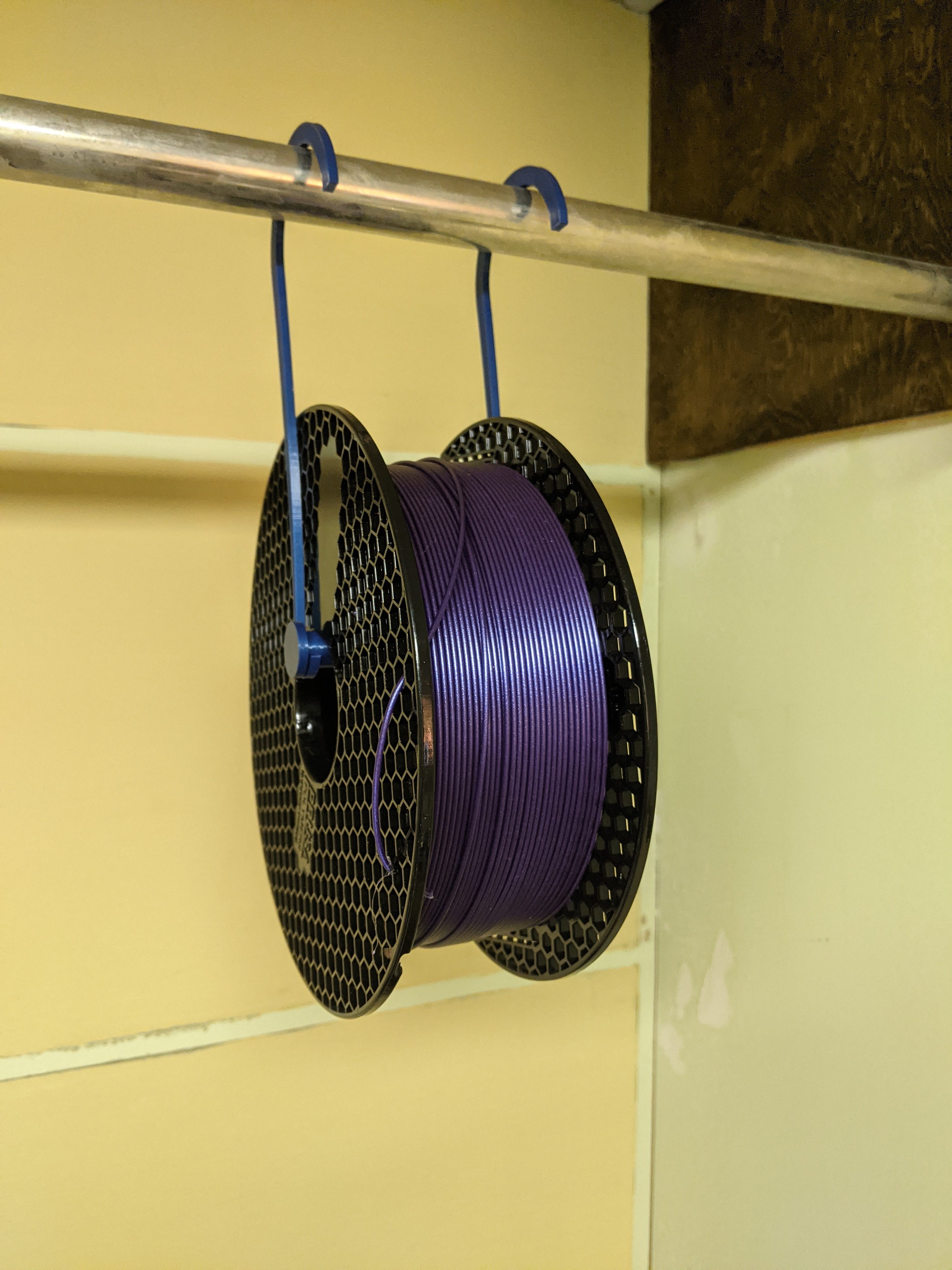 Hanging Spool Holder V2 Beta by Green3D | Download free STL model ...