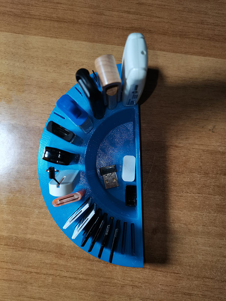 USB ORGANIZER by Gino | Download free STL model | Printables.com