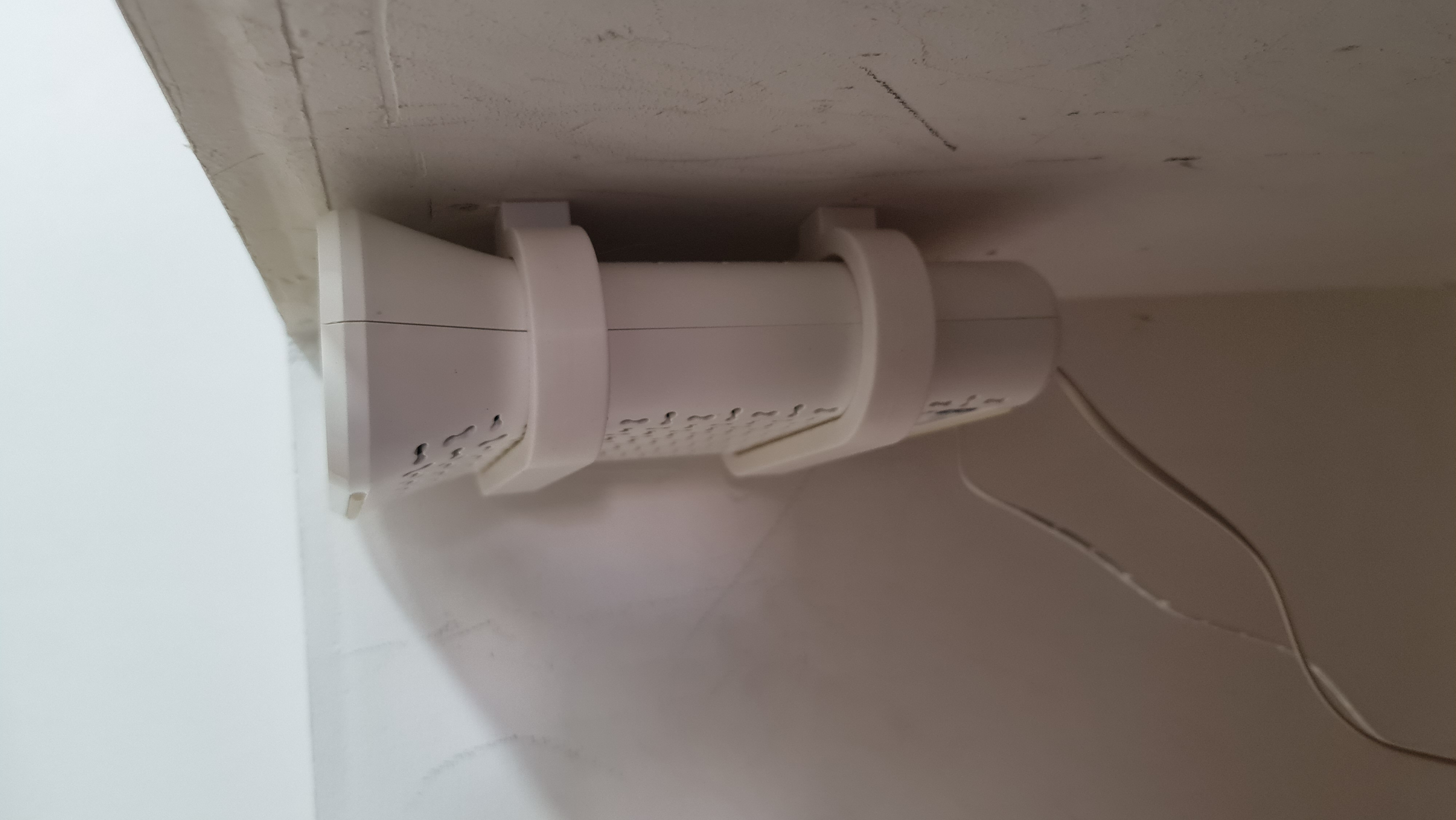 Bezeq Be Router Holder by Tuvja | Download free STL model | Printables.com