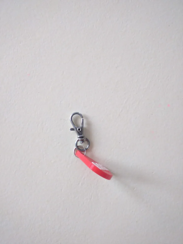 Kropelka krwi z grupą krwi - brelok do kluczy / A drop of blood with a ...