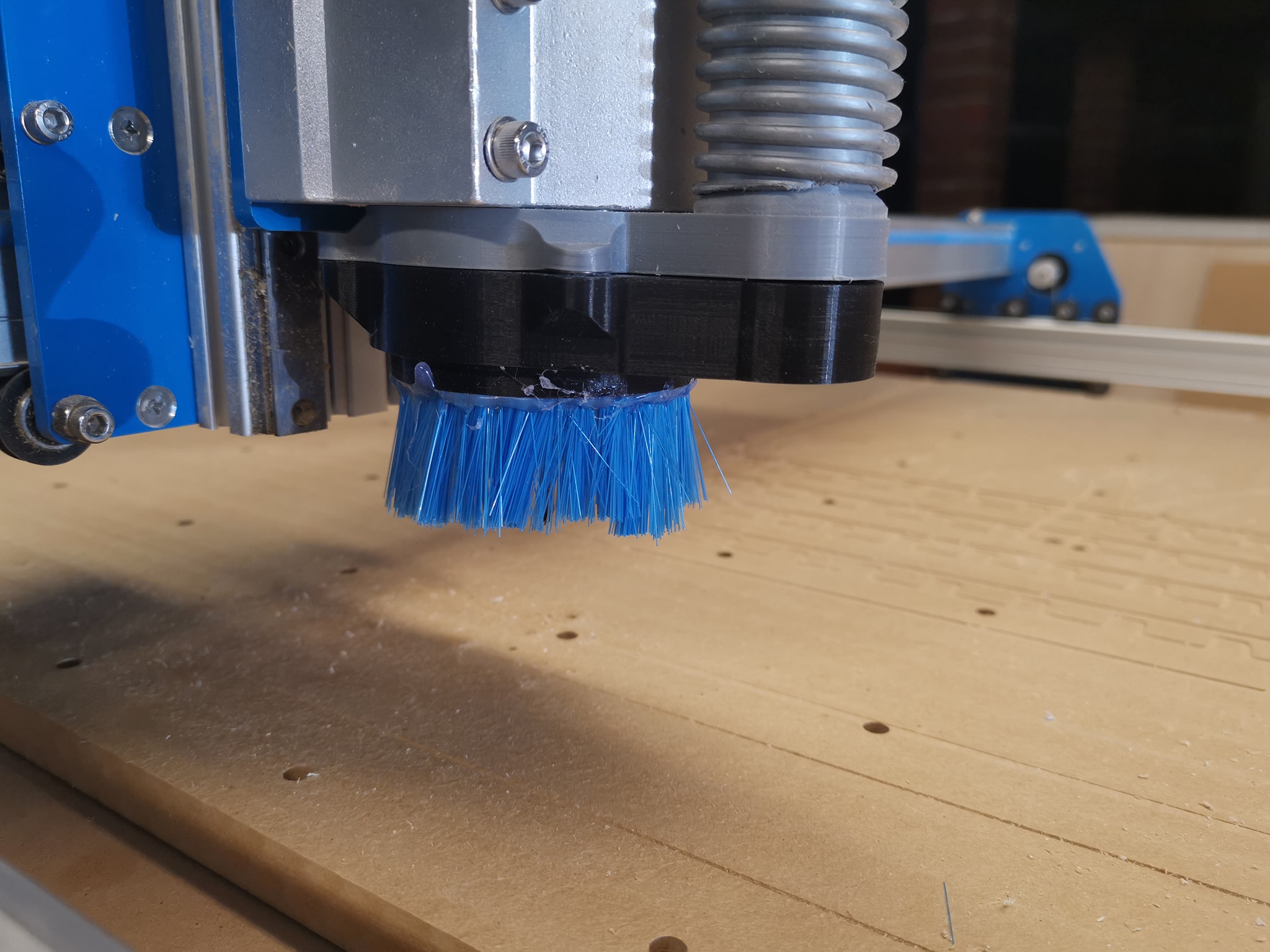 Magnetic Dust Boot for Makita Trim Router (CNC) by Sleepy_172 ...