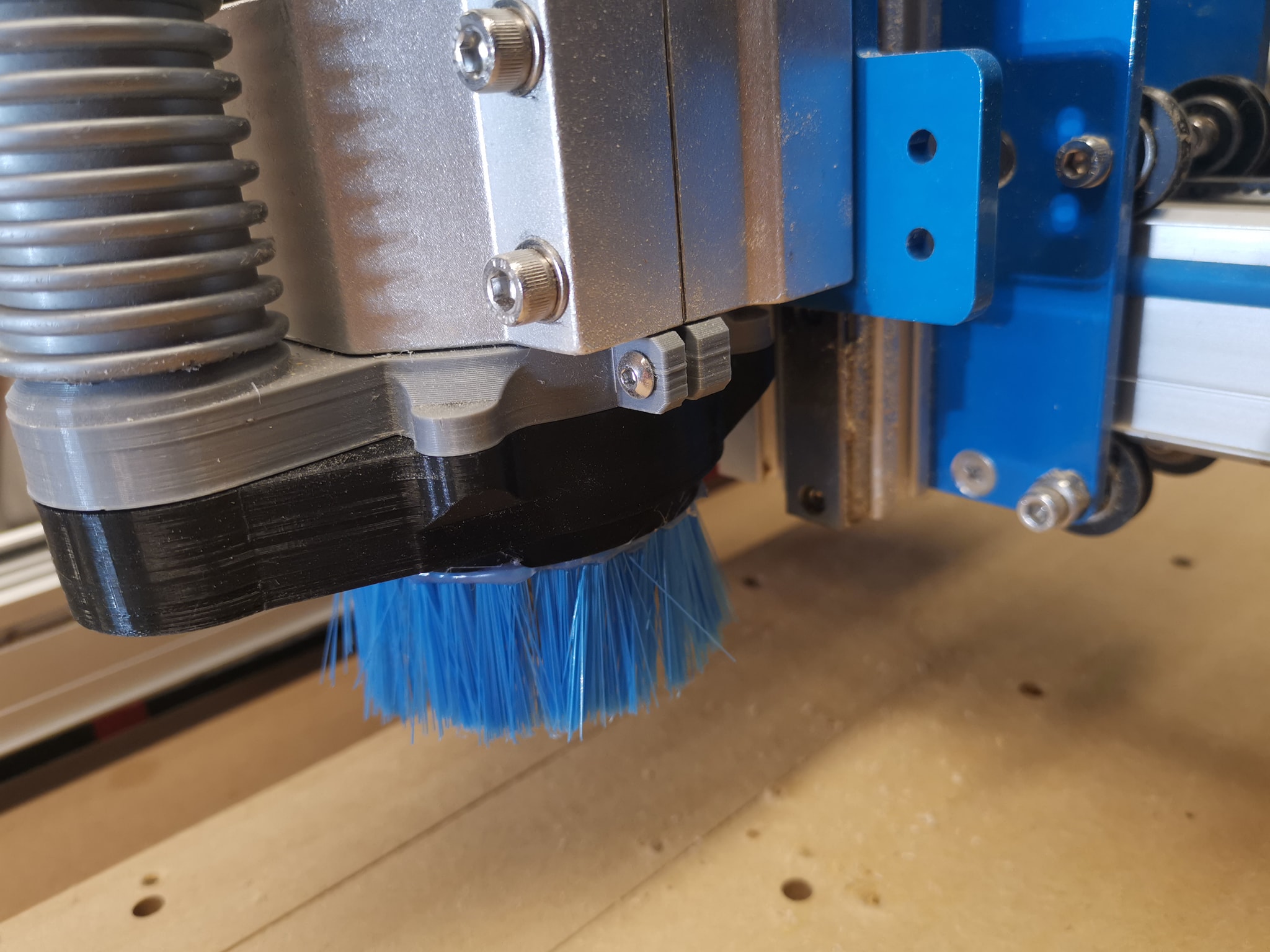 Magnetic Dust Boot for Makita Trim Router (CNC) by Sleepy_172 ...