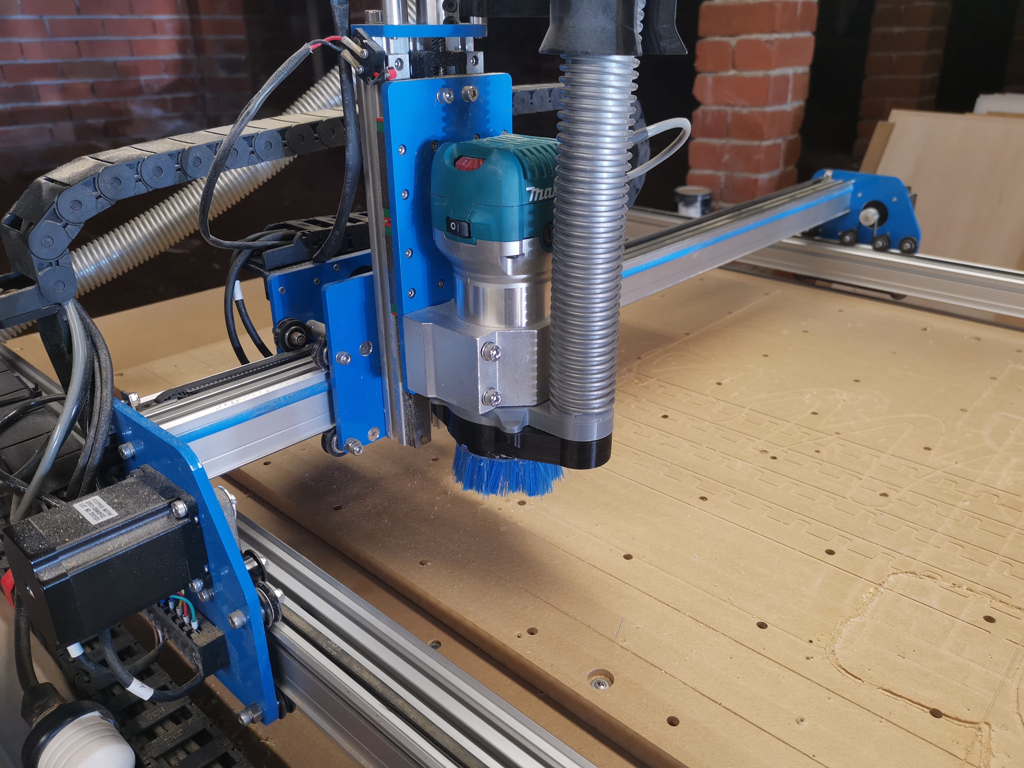 Magnetic Dust Boot for Makita Trim Router (CNC) by Sleepy_172 ...