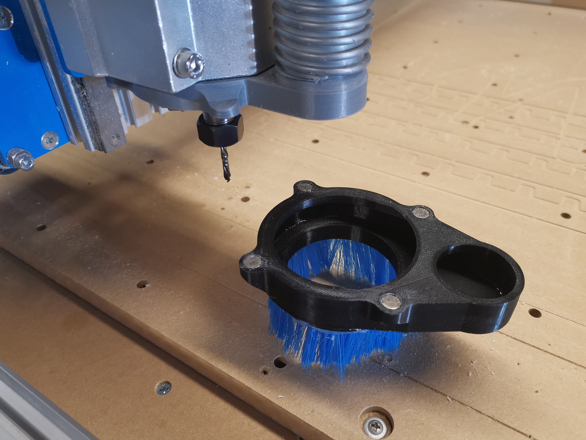 Magnetic Dust Boot for Makita Trim Router (CNC) by Sleepy_172 ...