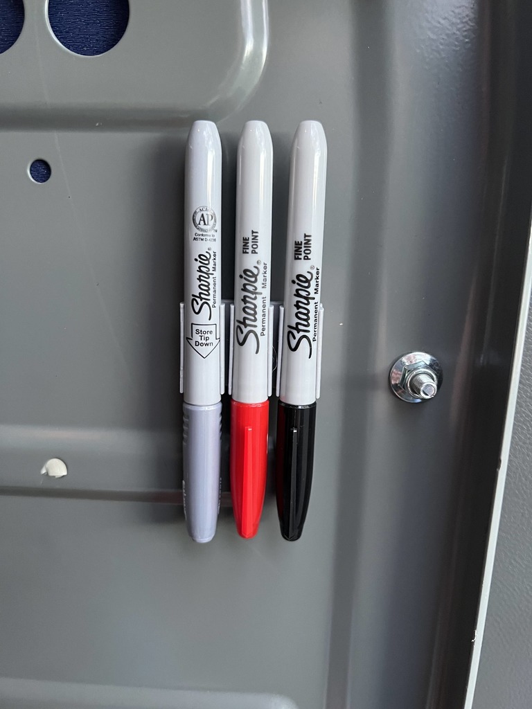 Magnetic Sharpie mount by chris | Download free STL model | Printables.com