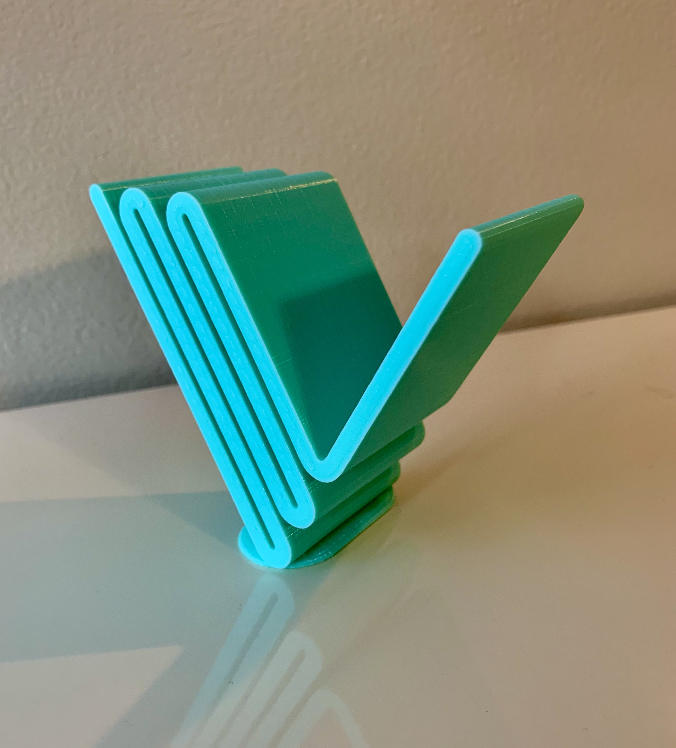 Squiggly Letter V by Art G | Download free STL model | Printables.com