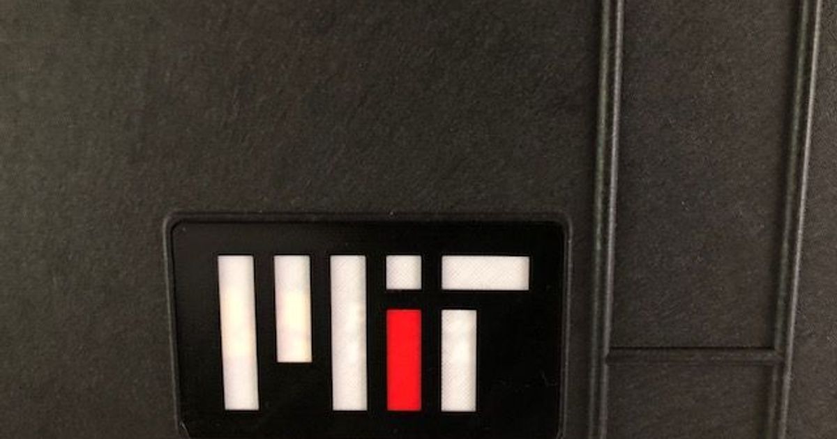 Pelican Case Badge MIT by dfn5 | Download free STL model | Printables.com