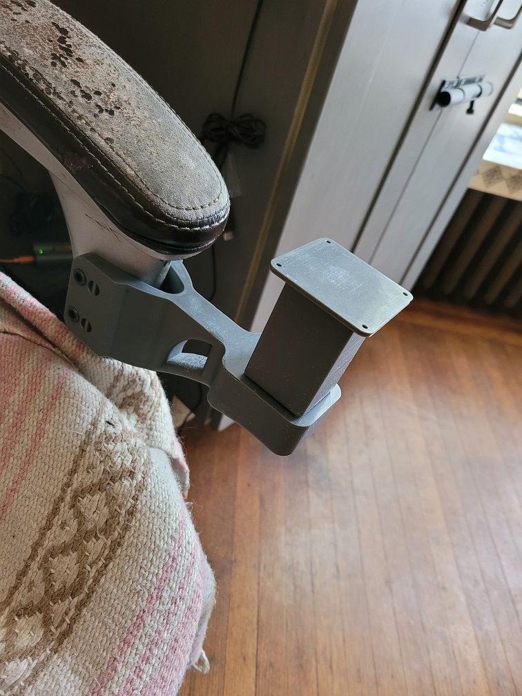 N52te and Tartarus Chair Mount by Gearhead | Download free STL model ...