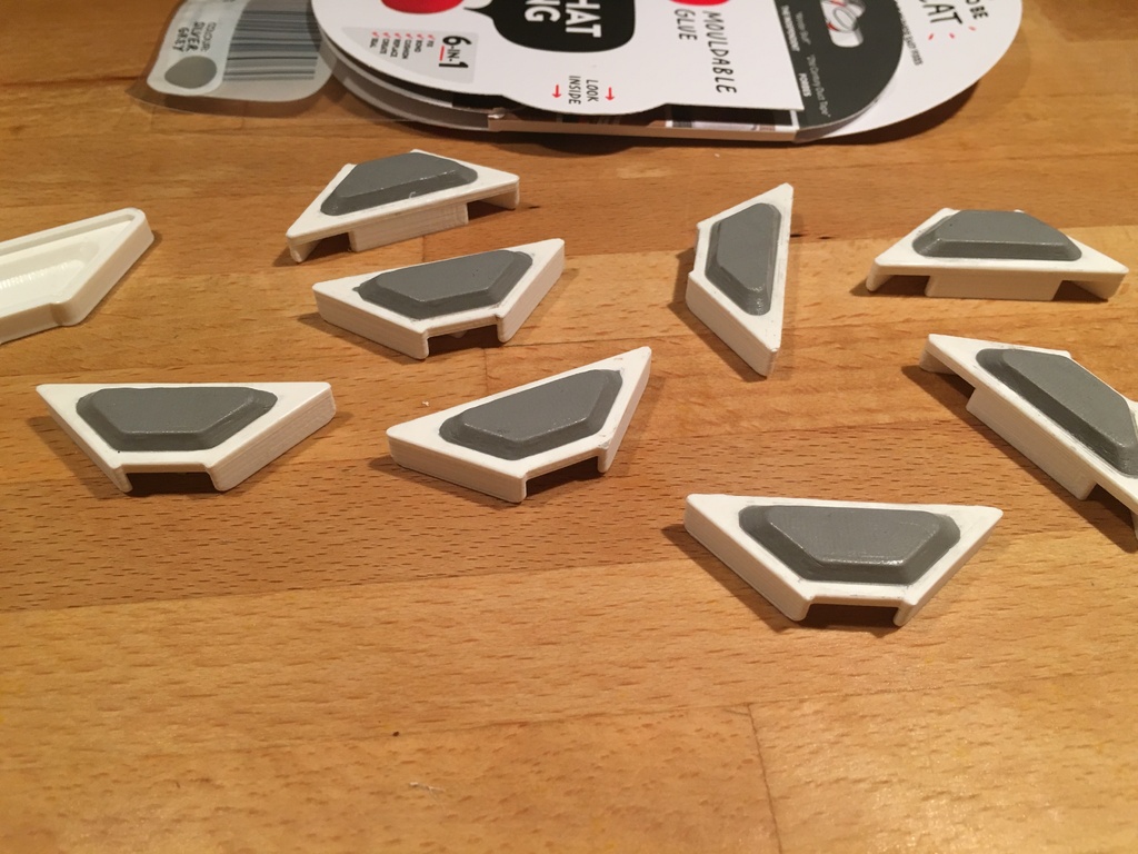 Sugru and 3D printed feet for the Ultimaker by Droopas | Download free ...