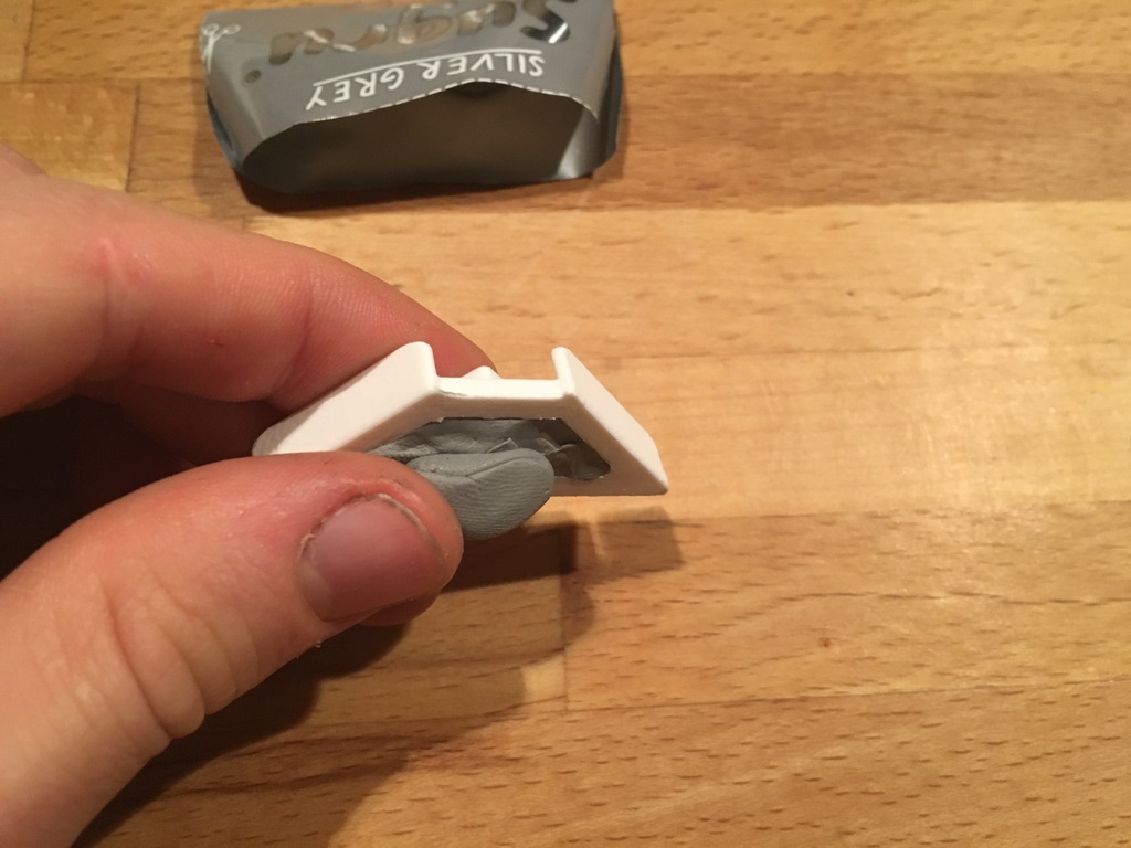 Sugru and 3D printed feet for the Ultimaker by Droopas | Download free ...