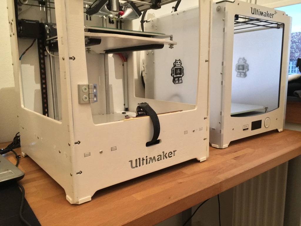 Sugru and 3D printed feet for the Ultimaker by Droopas | Download free ...