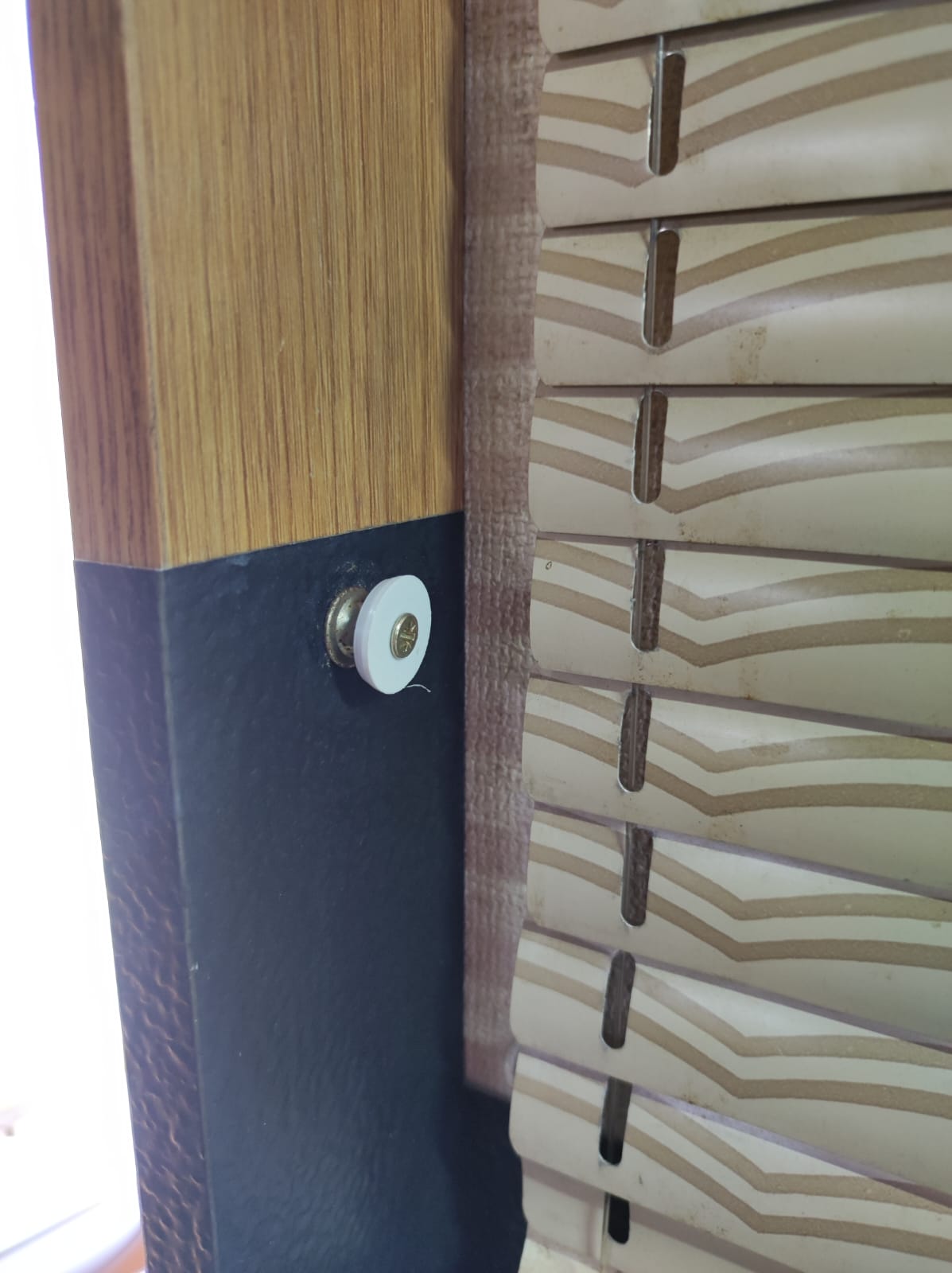 Window Blind String/Winder Lock by hadessuk | Download free STL model ...