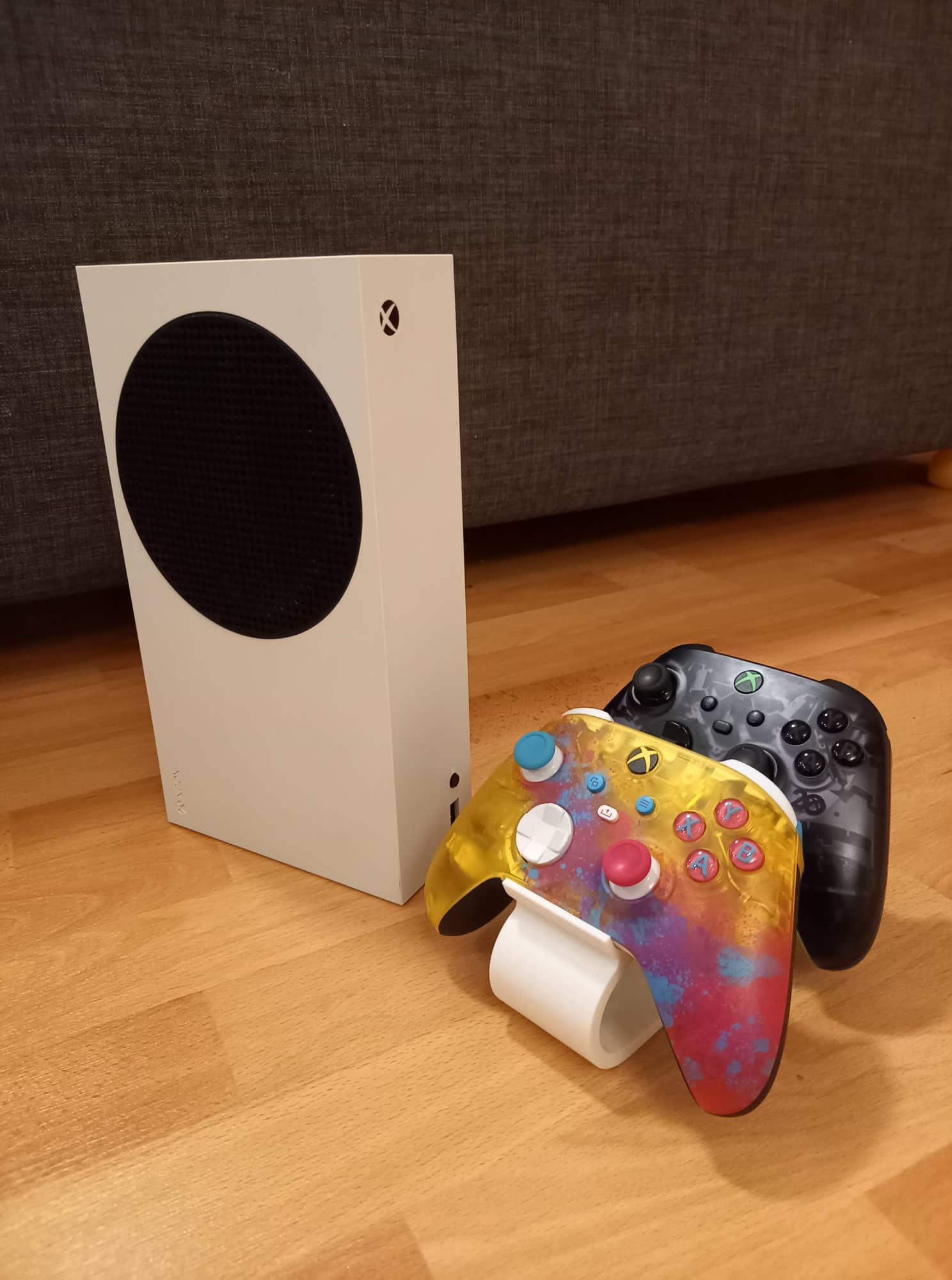 Dual Xbox controller holder / stand by Repoholy | Download free STL ...