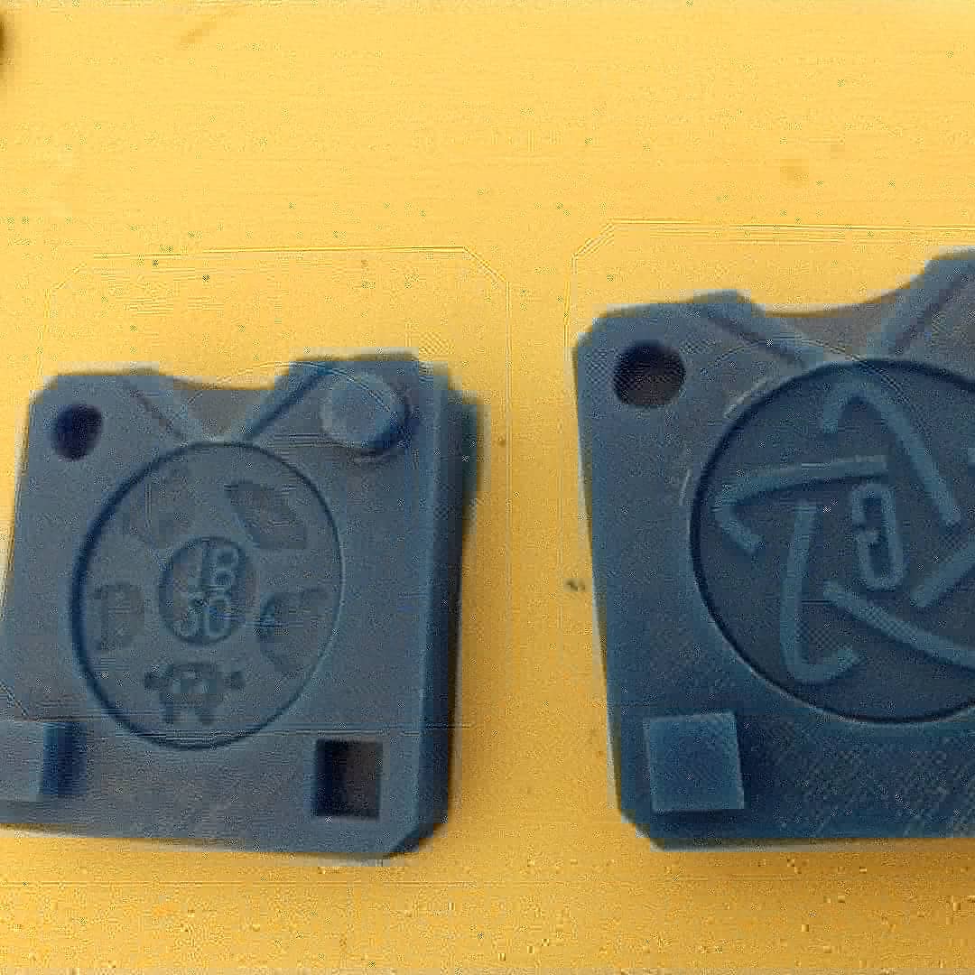 Metal cast challenge coin and mold by Gang Stead | Download free STL ...