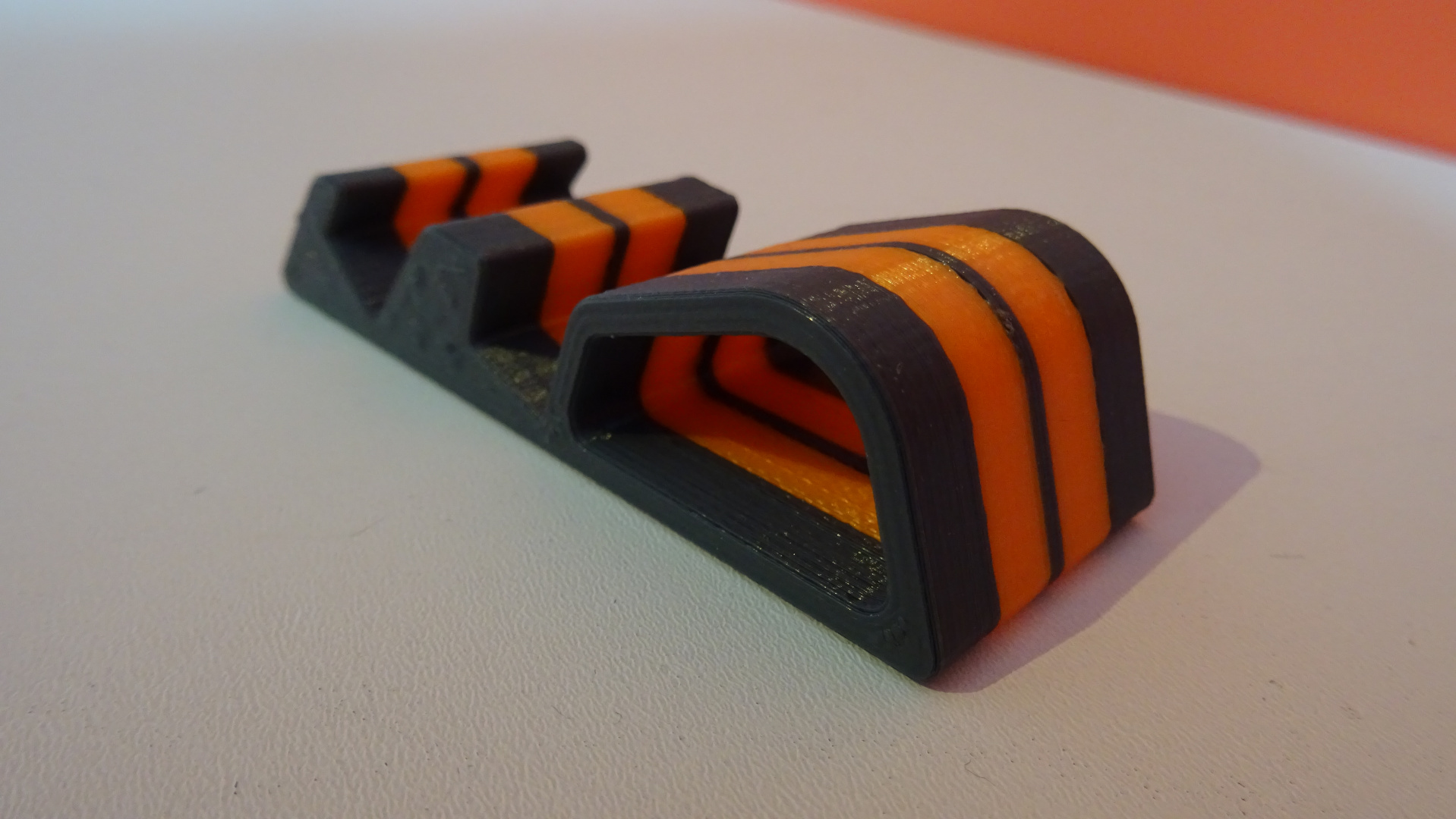 Smartphone holders by Creative Electronics | Download free STL model ...