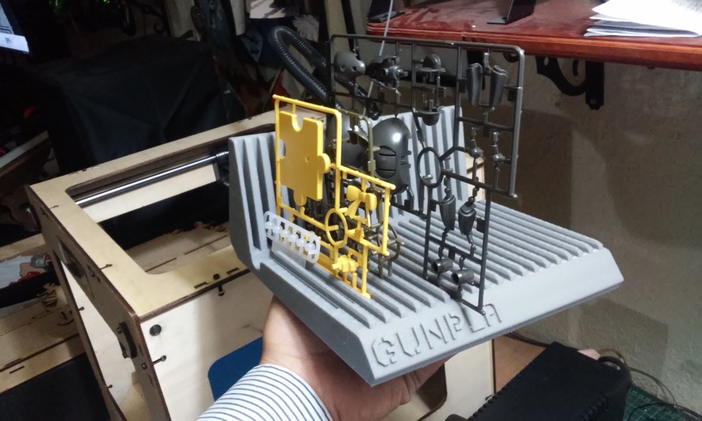 Gunpla Sprue Desktop Organizer by Heribertohobby | Download free STL ...