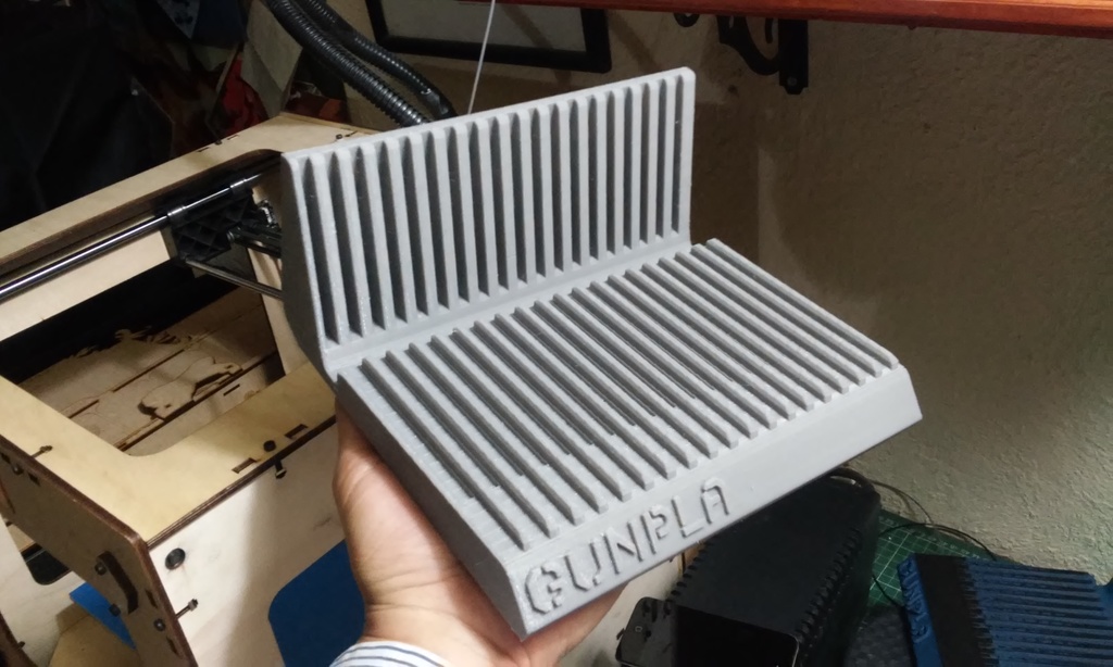 Gunpla Sprue Desktop Organizer by Heribertohobby | Download free STL ...