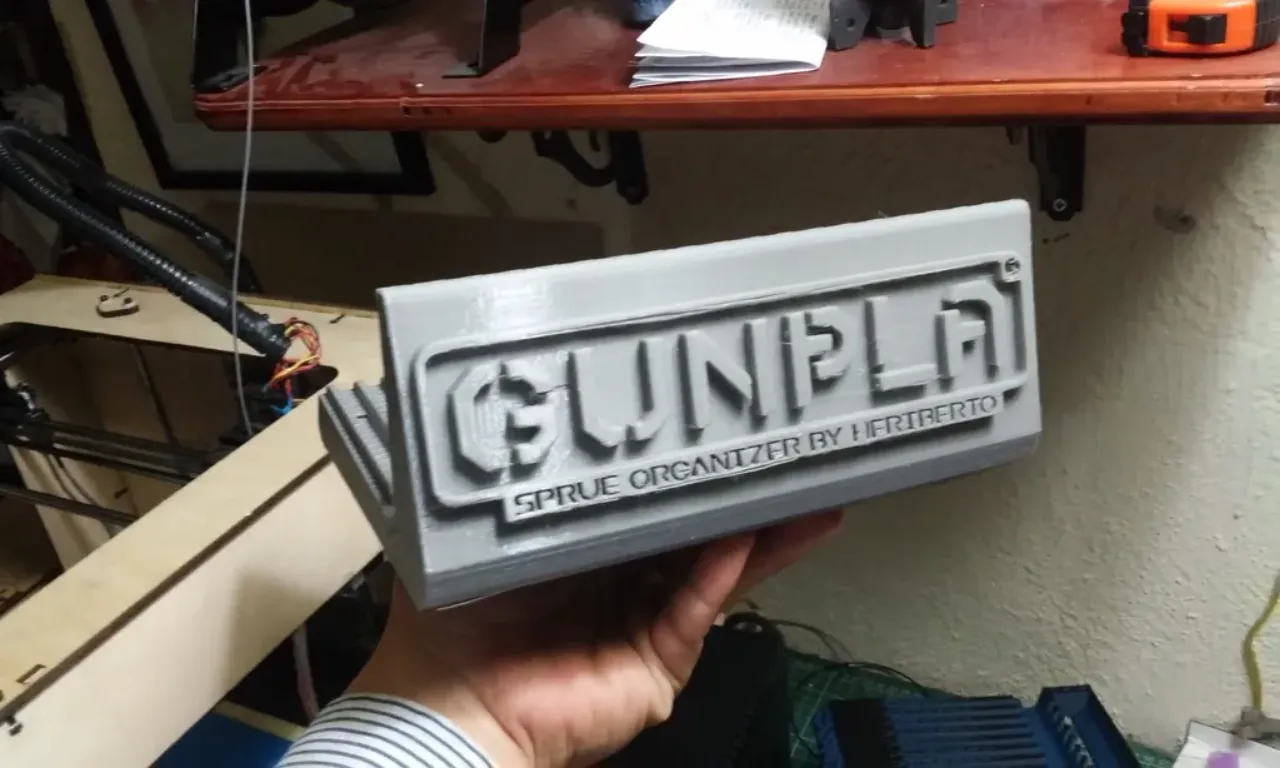 Gunpla Sprue Desktop Organizer by Heribertohobby | Download free STL ...